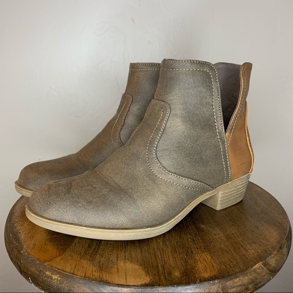 True Craft | Shoes | True Craft Two Toned Brown Bootie Size 6 | Poshmark